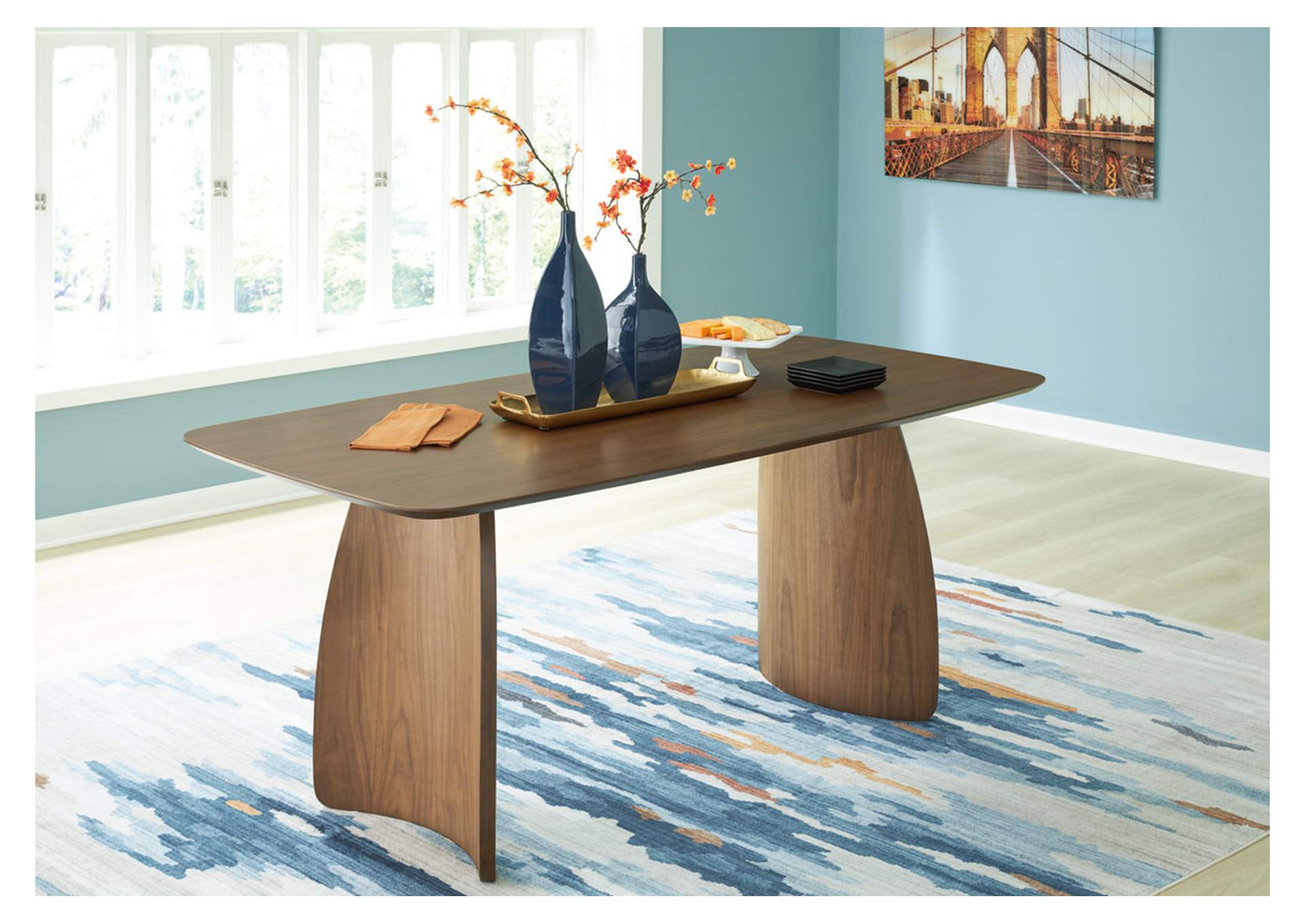 Urbanton Dining Table