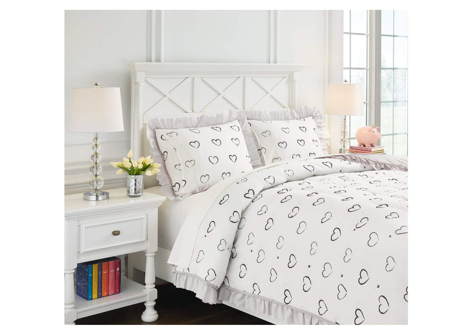 Hartlen Full Comforter Set
