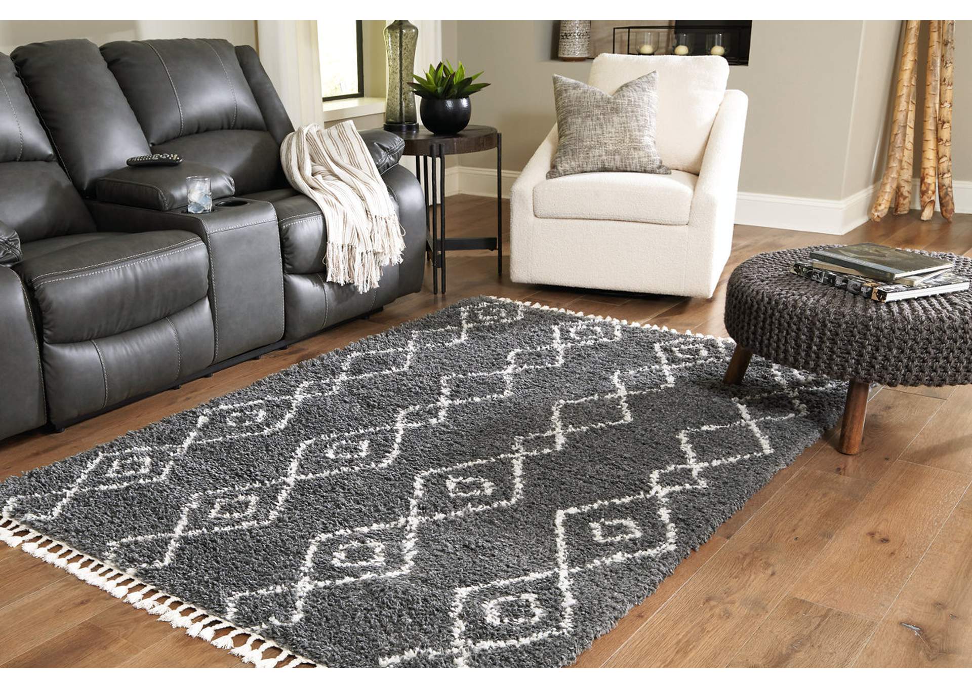 Maysel 5' x 7' Rug